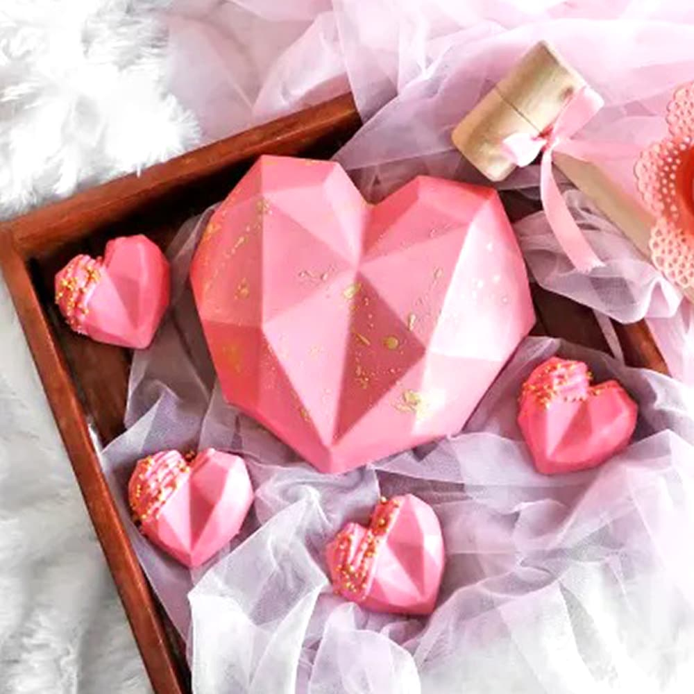 Order Online Sweet Hearts Pinata Cake | Joymygift